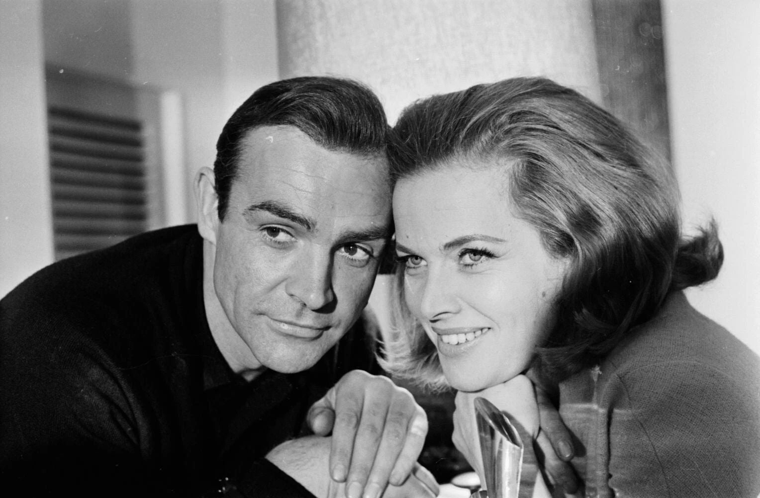 Sean Connery & Bond Girl Molly Peters Classic Poster 300 Piece Jigsaw ...